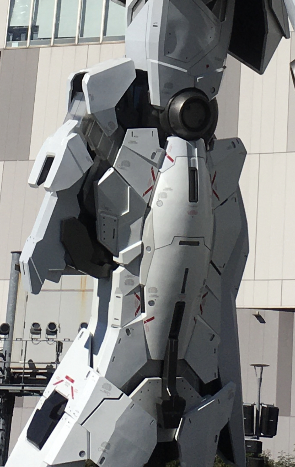 Gundam Statue in Japan - TOKYO GUNDAM LIFE